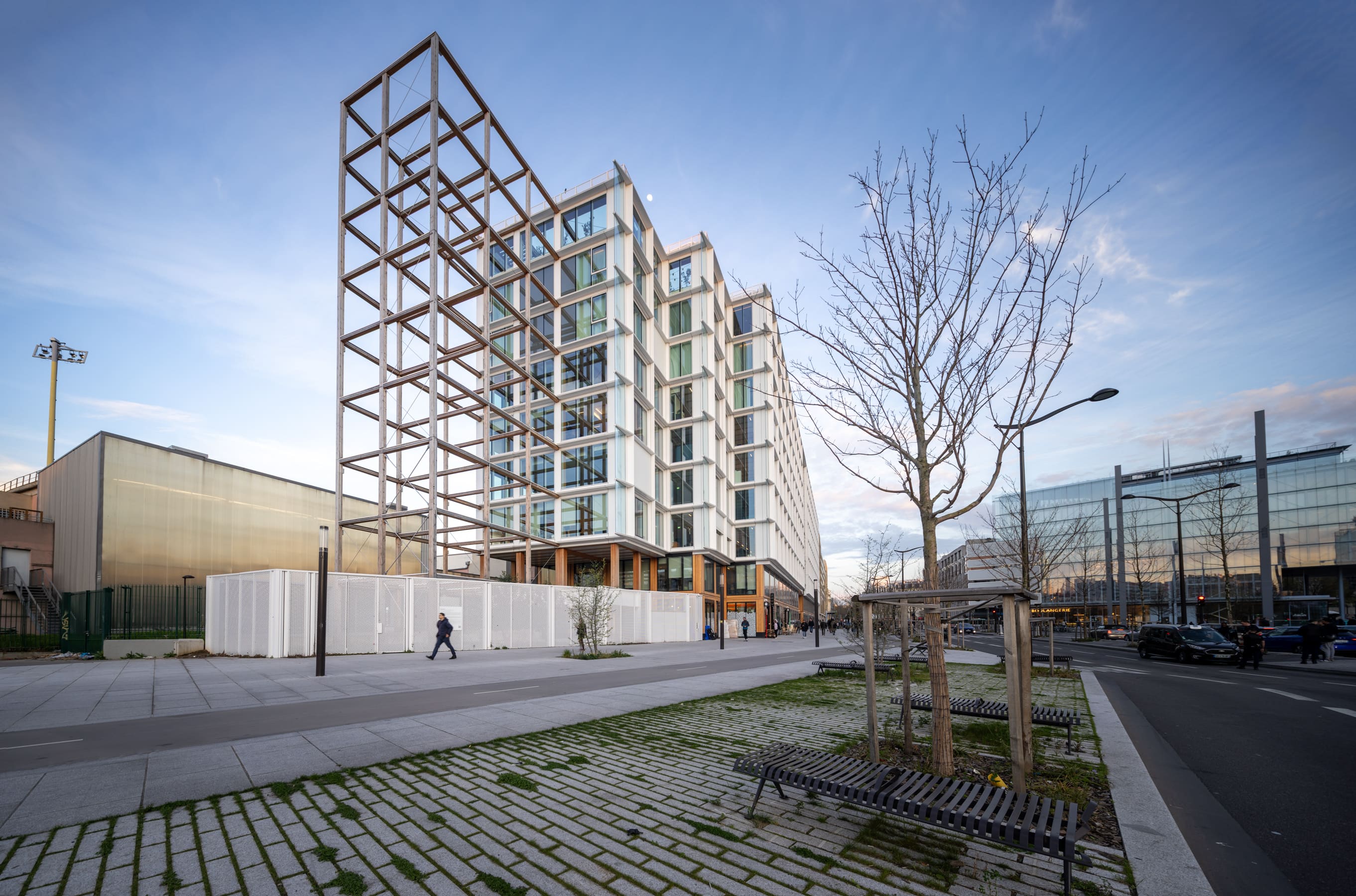 STREAM BUILDING - Construction of a multi-use building | Weclad